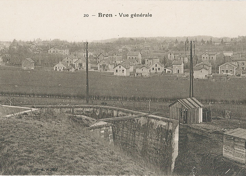 Les remparts étouffent la ville | Ville de Bron